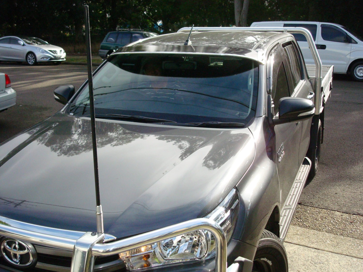 Sunvisor Toyota Hilux Oct 2015 onwards Solid Windscreen Sunvisor - Roof ...