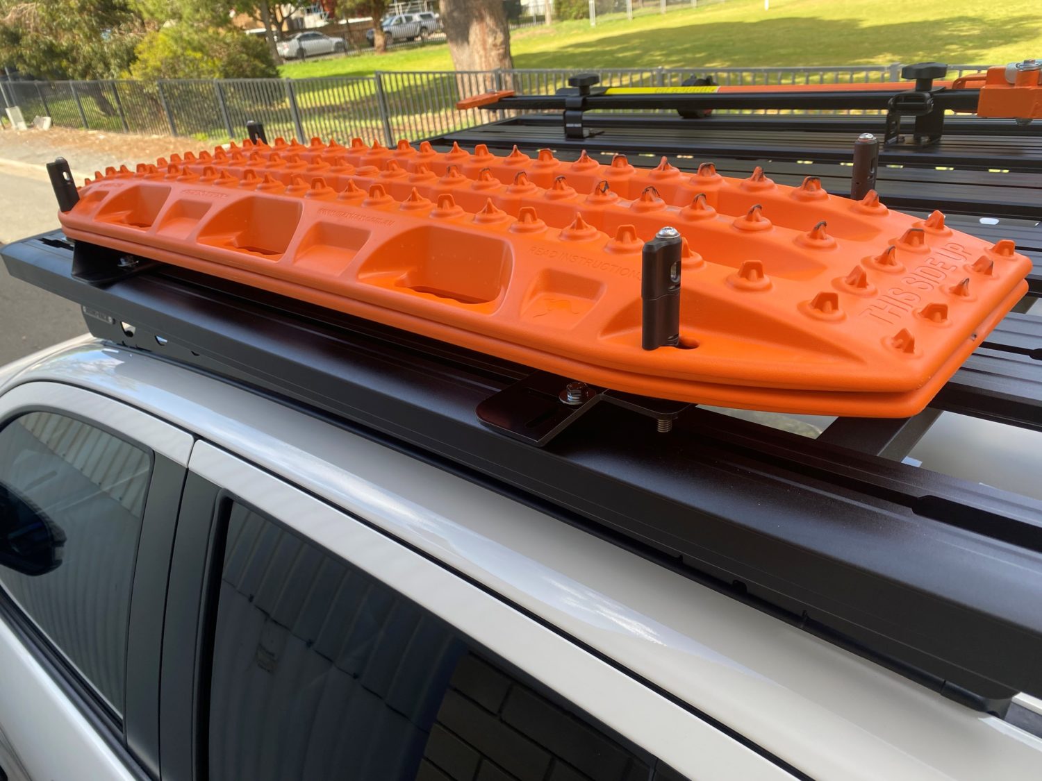 MaxTrax Holder Brackets(pr) with 4 x MaxTrax pins - Roof Rack World