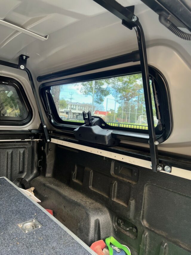 Rhino-Rack Pioneer 6 Platform on Canopy (1300x1240mm) with Internal ...