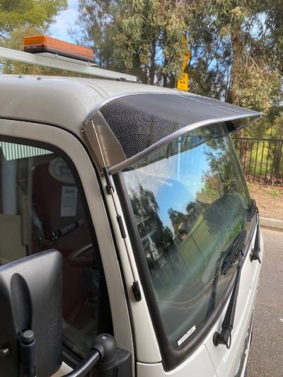 Mitsubishi/Fuso Canter City Narrow Cab Mesh Windscreen Sunvisor (2015on ...