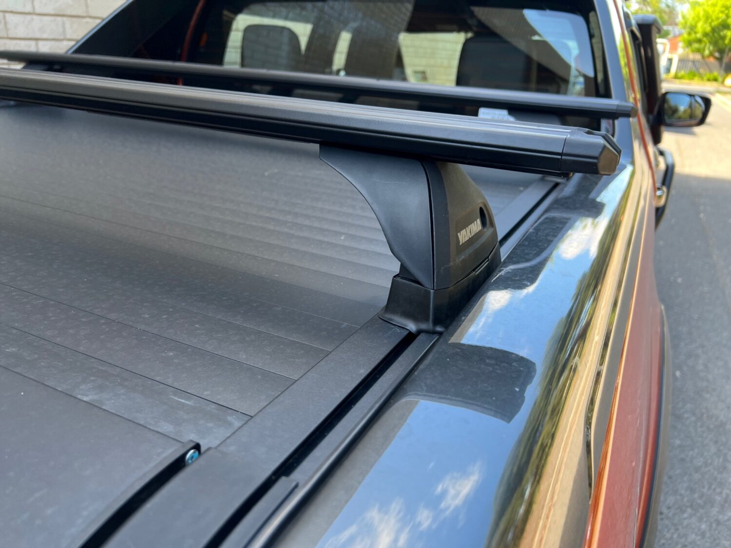 Isuzu DMax Gen3 2020on XTerrain Yakima Cross Bars (2) to rear cargo lid ...