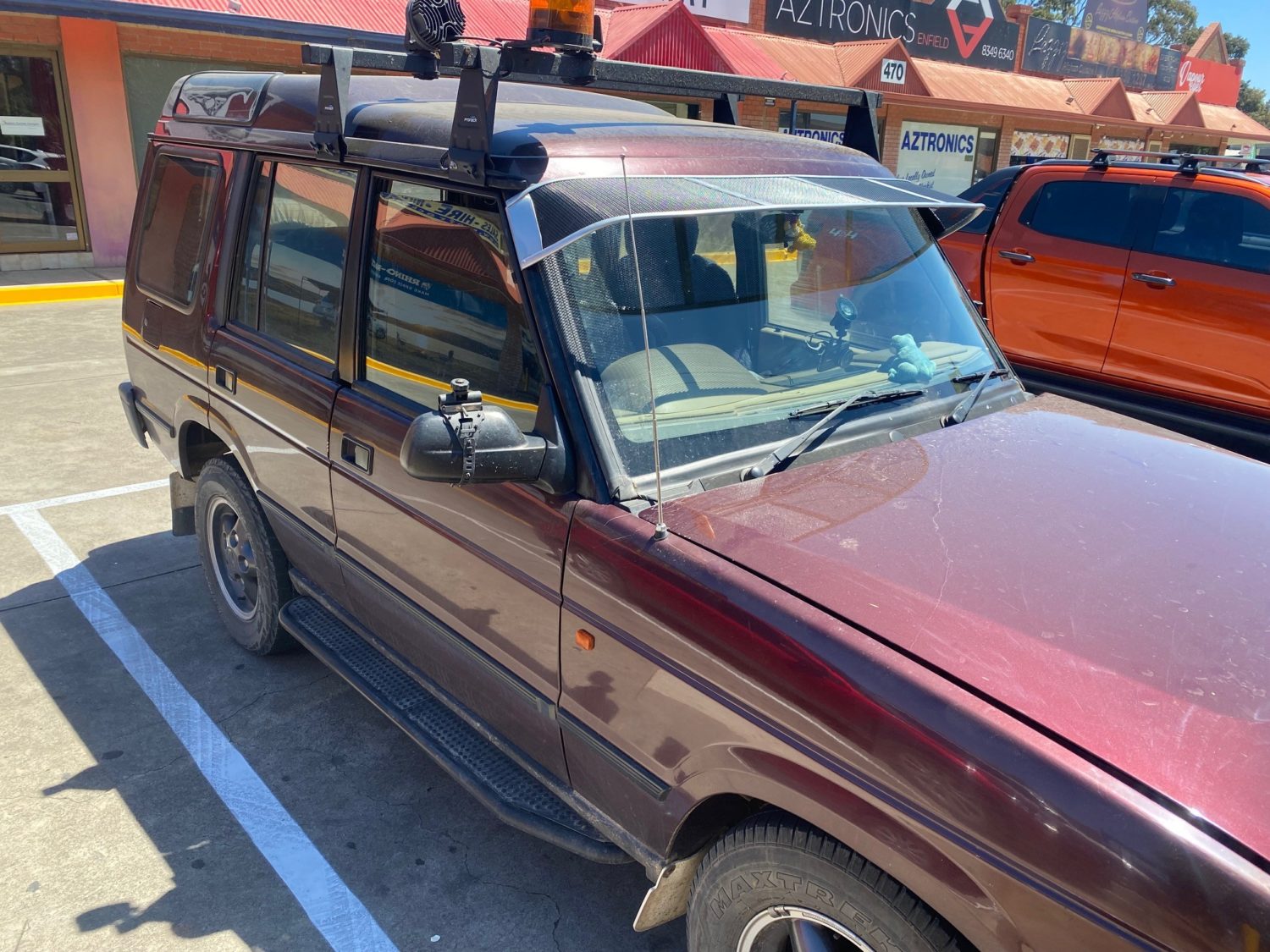 Land Rover Discovery 1 & 2 Mesh Windscreen Sunvisor - Roof Rack World