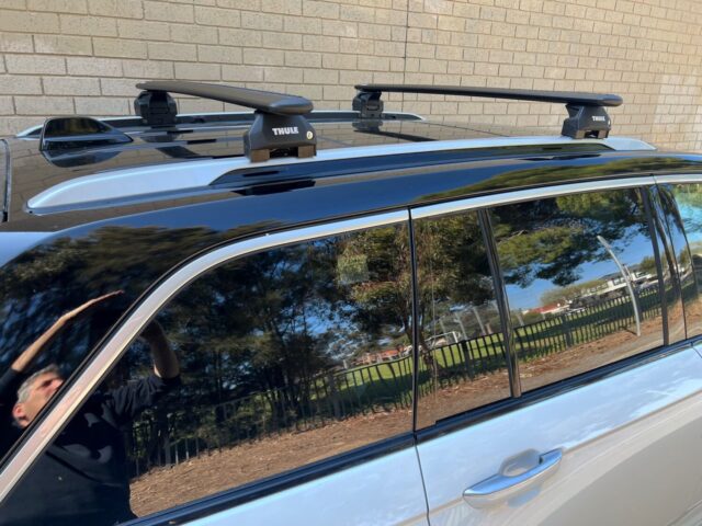 Ford Everest 2022 on (with flush rails) Thule Black Wingbar Evo Roof ...