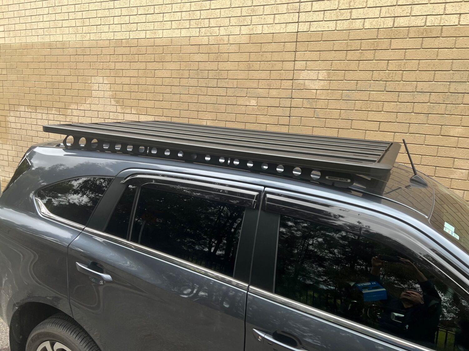 Isuzu MUX Gen2 Aug2021on (with or without rails) Pioneer 6 Platform ...