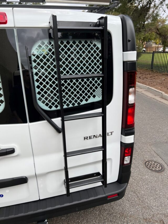 Front Runner LAMS002 Mercedes Sprinter (Low, High & Super High Roof ...