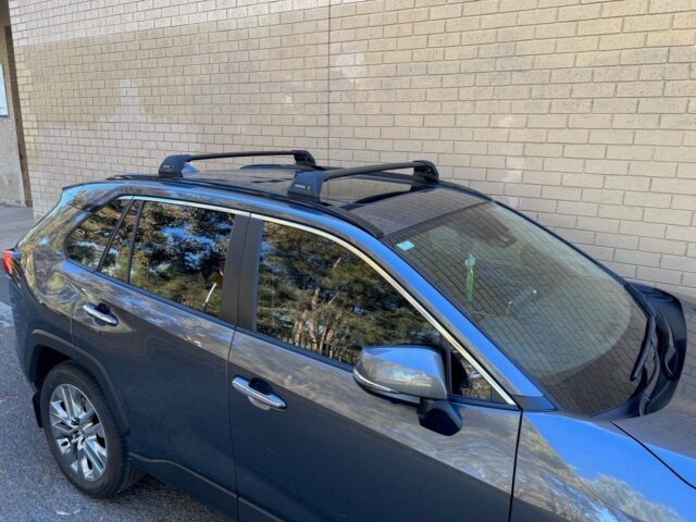 Toyota Rav4 (with factory rails) 05/19on Yakima Flush Black Bars (pr ...