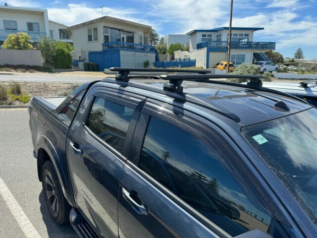 Isuzu Dmax Xterrain (with flush rails) Thule Black Wingbar Evo Roof ...
