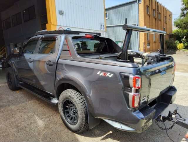 Isuzu Dmax X-Terrain Facelift 2024 Onwards Roller Shutter Trade Rack ...