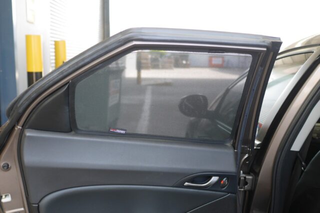 Honda Civic Hatchback 8th Generation Car Rear Window Snap Shades (2005 ...