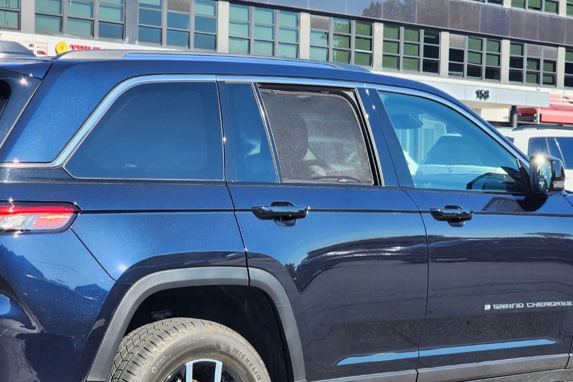 Jeep Grand Cherokee 5th Generation Car Rear Window Snap Shades (WL74 ...