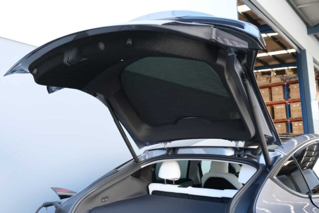 Tesla Model Y (Facelift) Rear Windscreen Snap Shades (2025-Present ...