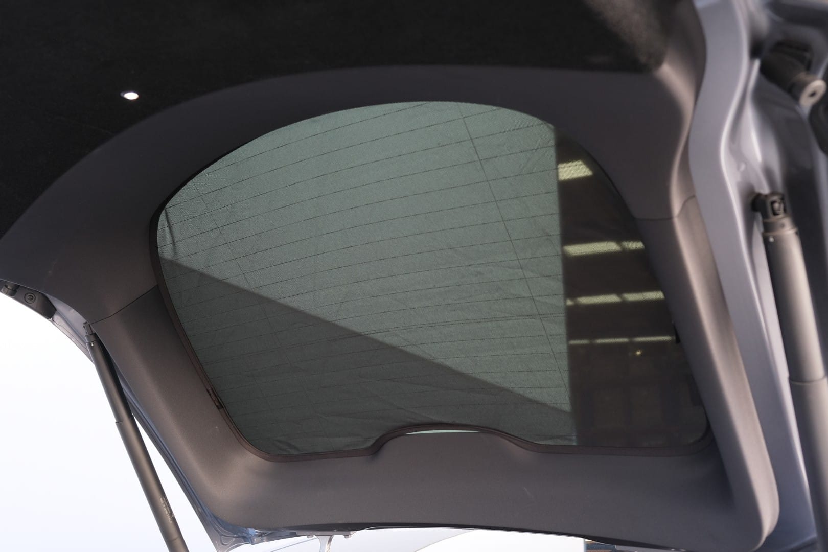 Tesla Model Y (Facelift) Rear Windscreen Snap Shades (2025-Present ...
