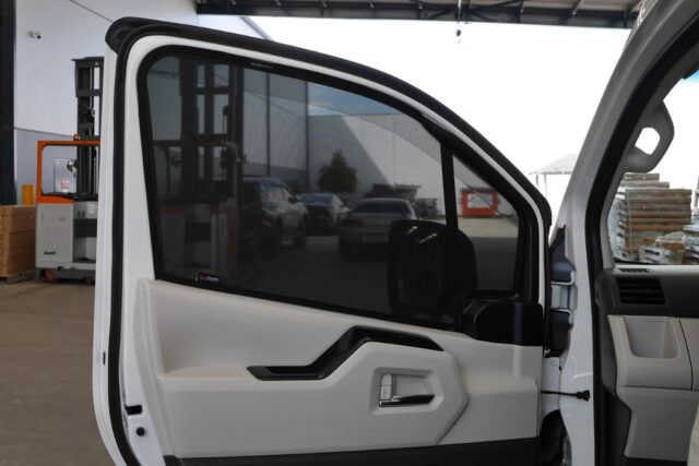 Toyota HiAce Commuter 6th Generation Front Door Car Window Snap Shades ...