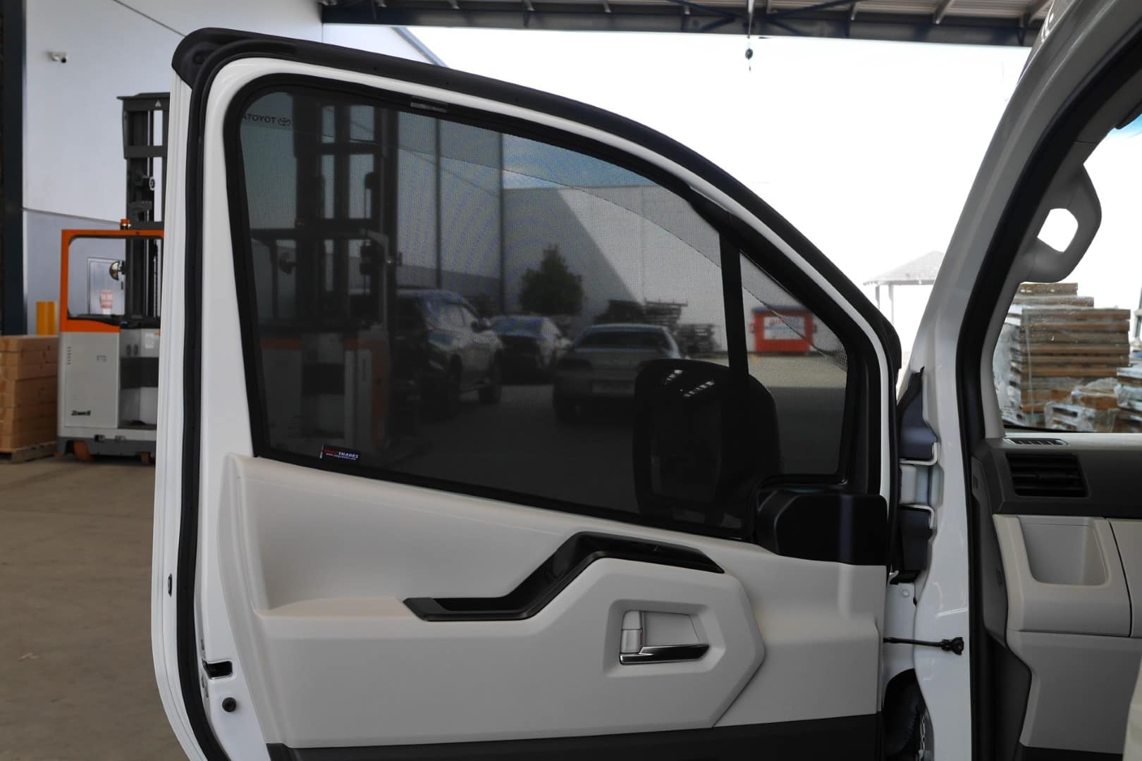Toyota HiAce Commuter 6th Generation Front Door Car Window Snap Shades ...