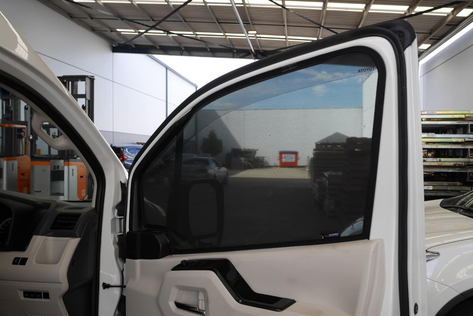 Toyota HiAce Commuter 6th Generation Front Door Car Window Snap Shades ...